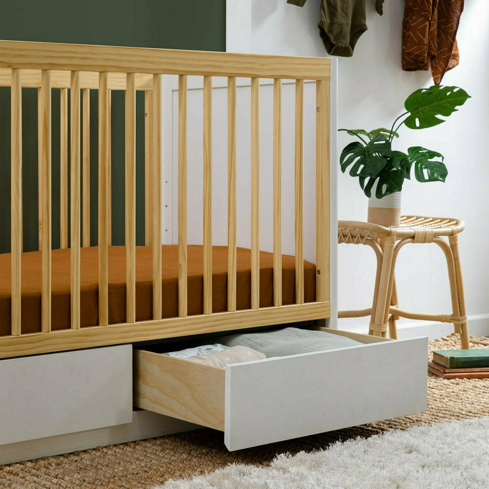 Classic Cribs - Traditional , Old Fashioned, Modern, and Metal – Kid's ...